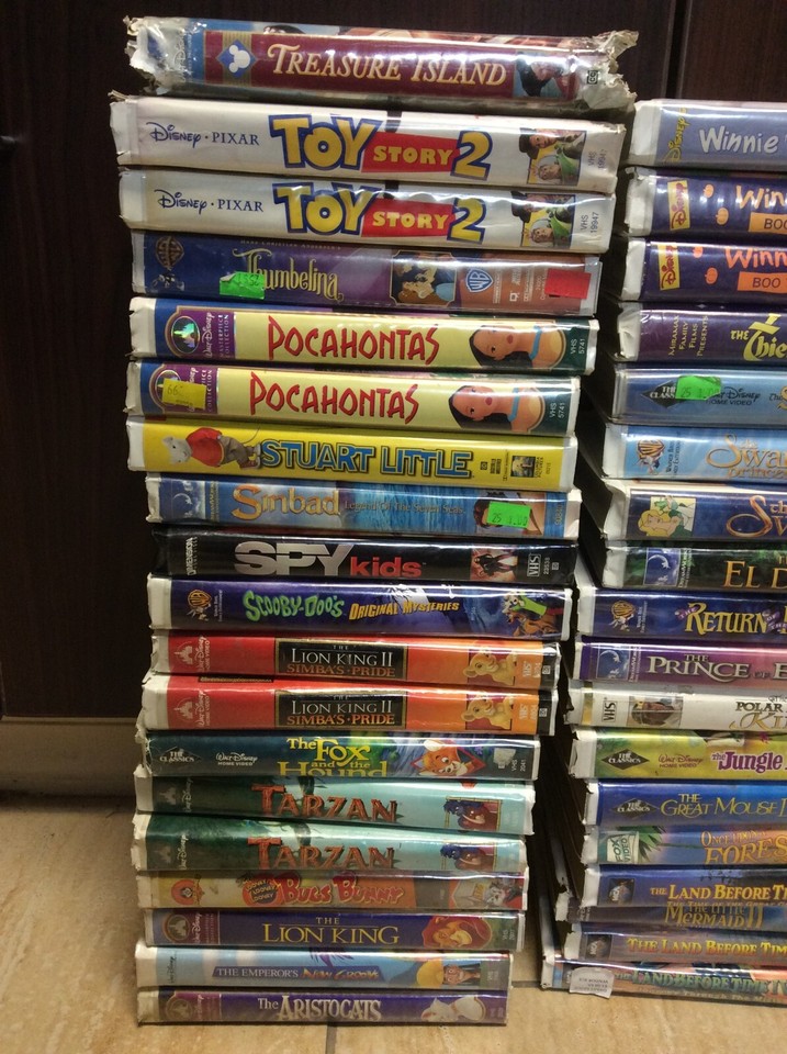 Lot of 10 VHS Clamshell VHS Movies Disney/ Paramount and more! SEE LIST ...