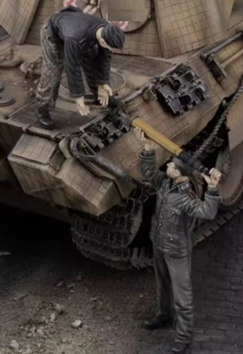 1/35 Resin Figure Model Kit German Soldiers Tank Crew Shell Load WW2 ...