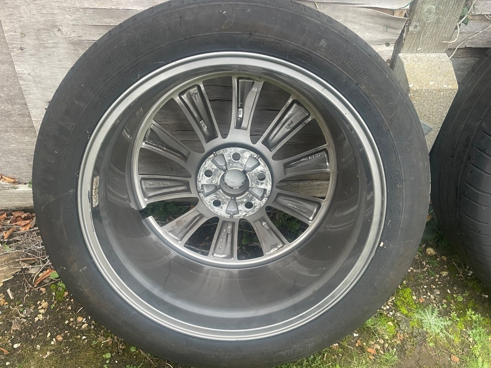 Tesla model x 20" wheels and tyres Fronts 255/45 R20 Rears are 275/45 ...