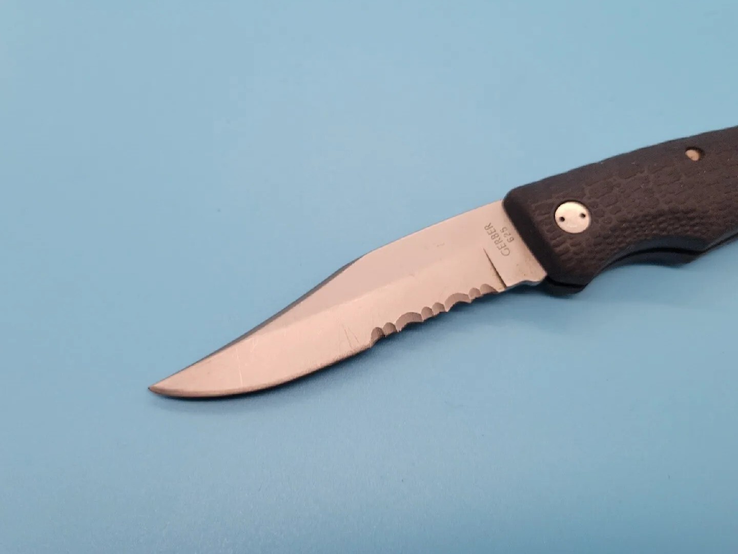 Gerber USA Gator 625 Pocket Knife w/ Sheath - Legendary Series - Rubber ...