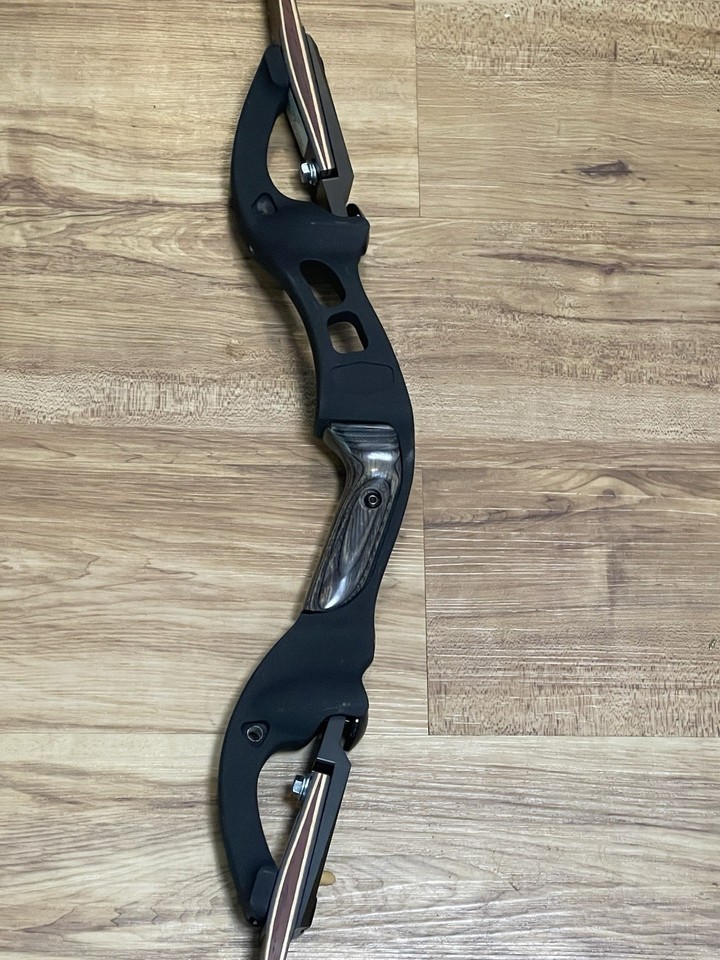 Hoyt Buffalo Recurve Bow Clone Traditional Hunting Right , With 50lb ...