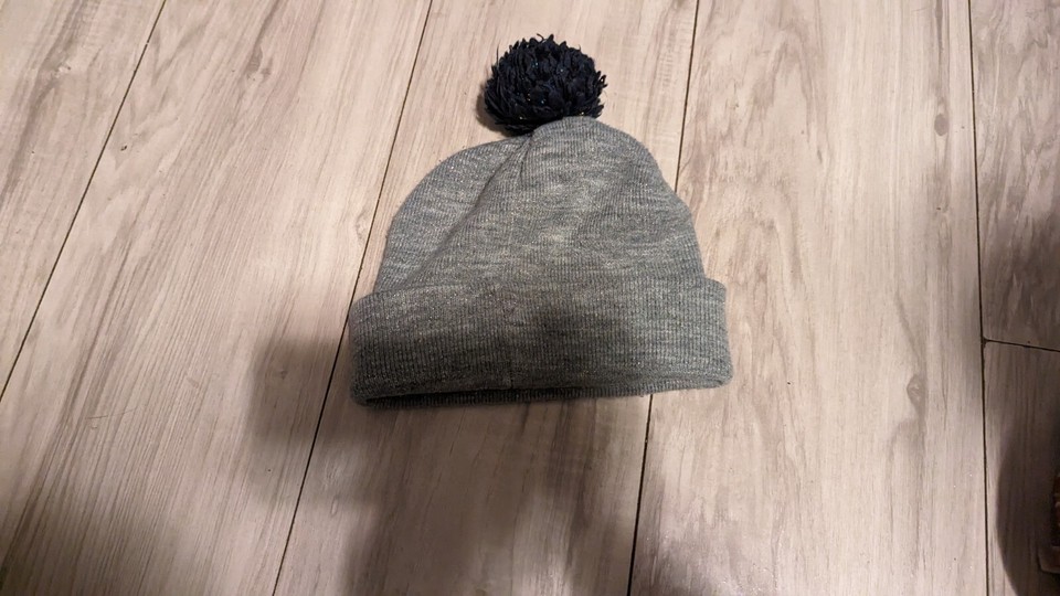 GIRLS GRAY/SPARKLE WINTER HAT CITY STREETS ONE SIZE FIT ALL | eBay
