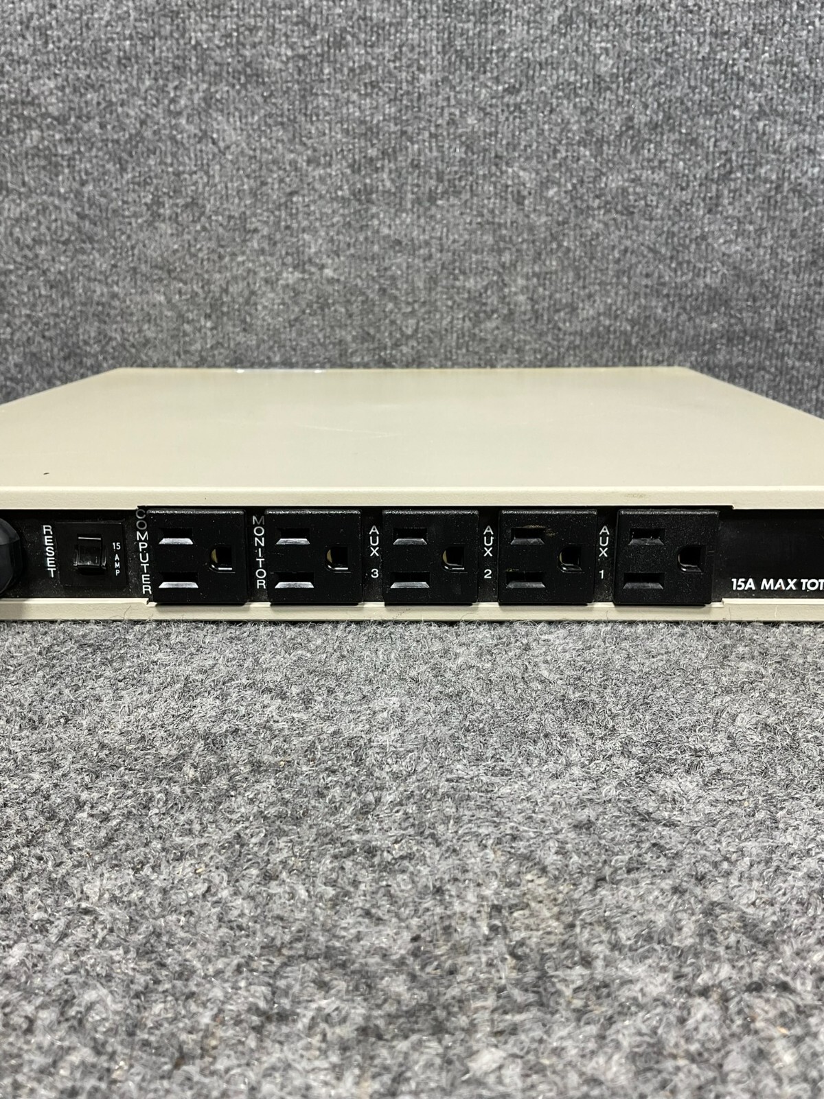 Kensington+62100+Temporary+Power+Tap+Surge+Suppressor+and+EMI+Filter ...