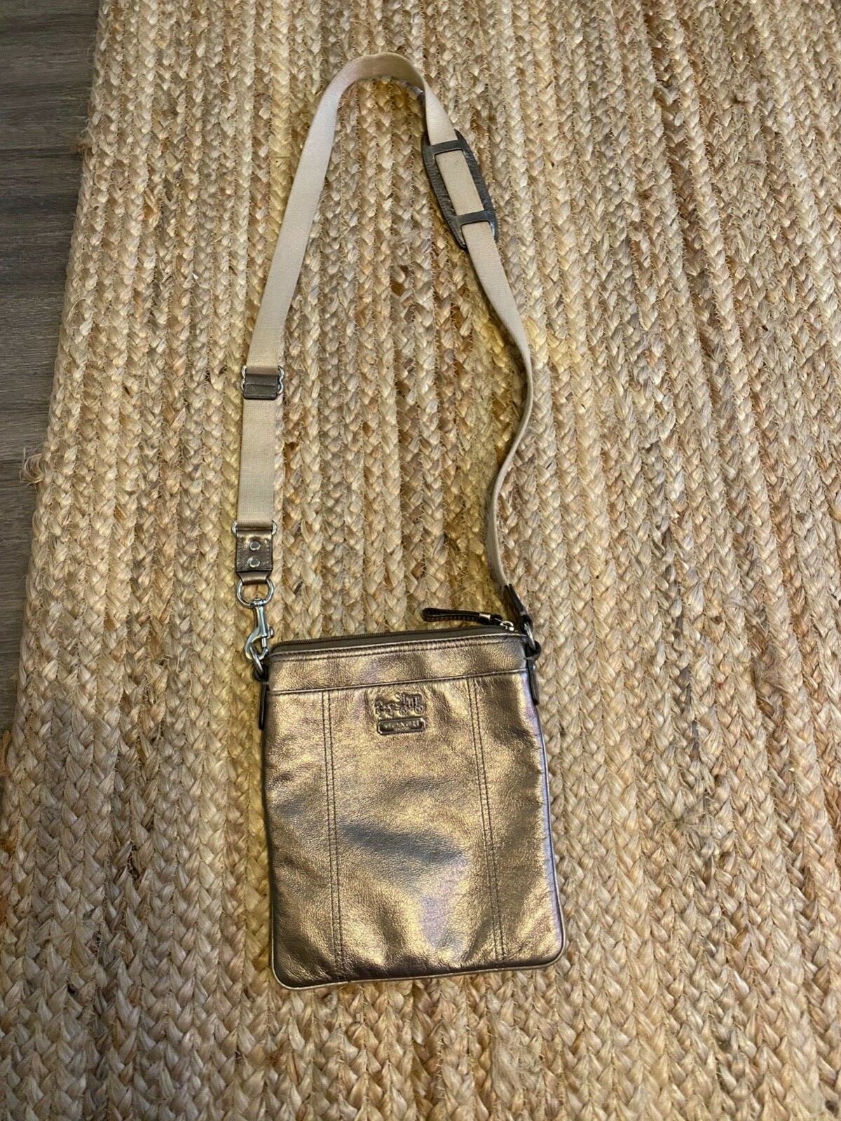 Authentic Legacy line, Coach Messenger Crossbody Purs… - Gem