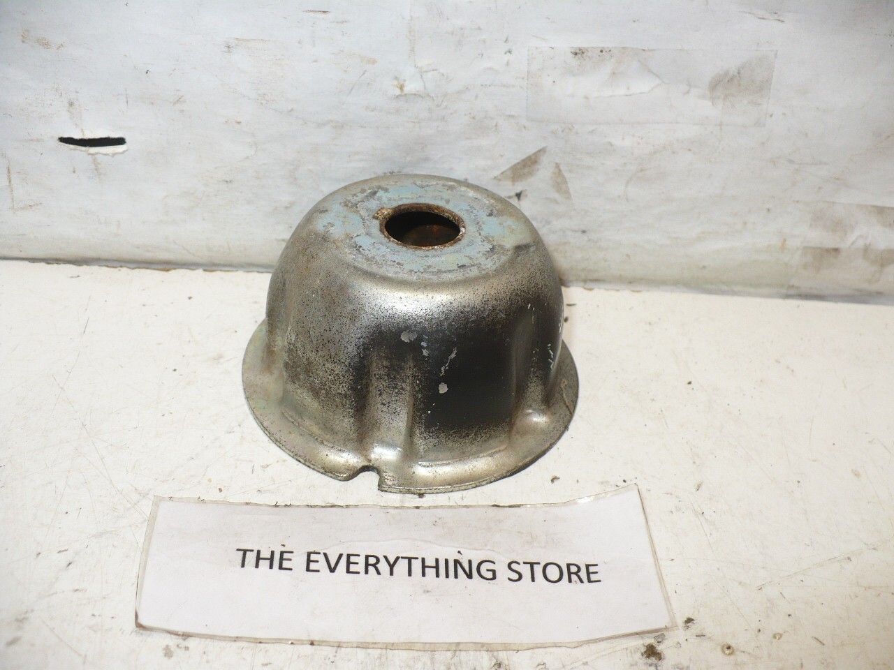 BRIGGS AND STRATTON 124T02 ENGINE FLYWHEEL CUP #791960 IN USED ...