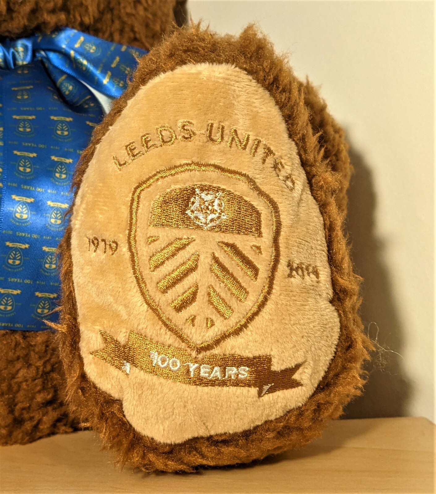 LEEDS UNITED CENTENARY TEDDY BEAR + 7 FREE GIFTS + FREE UK P&P | eBay