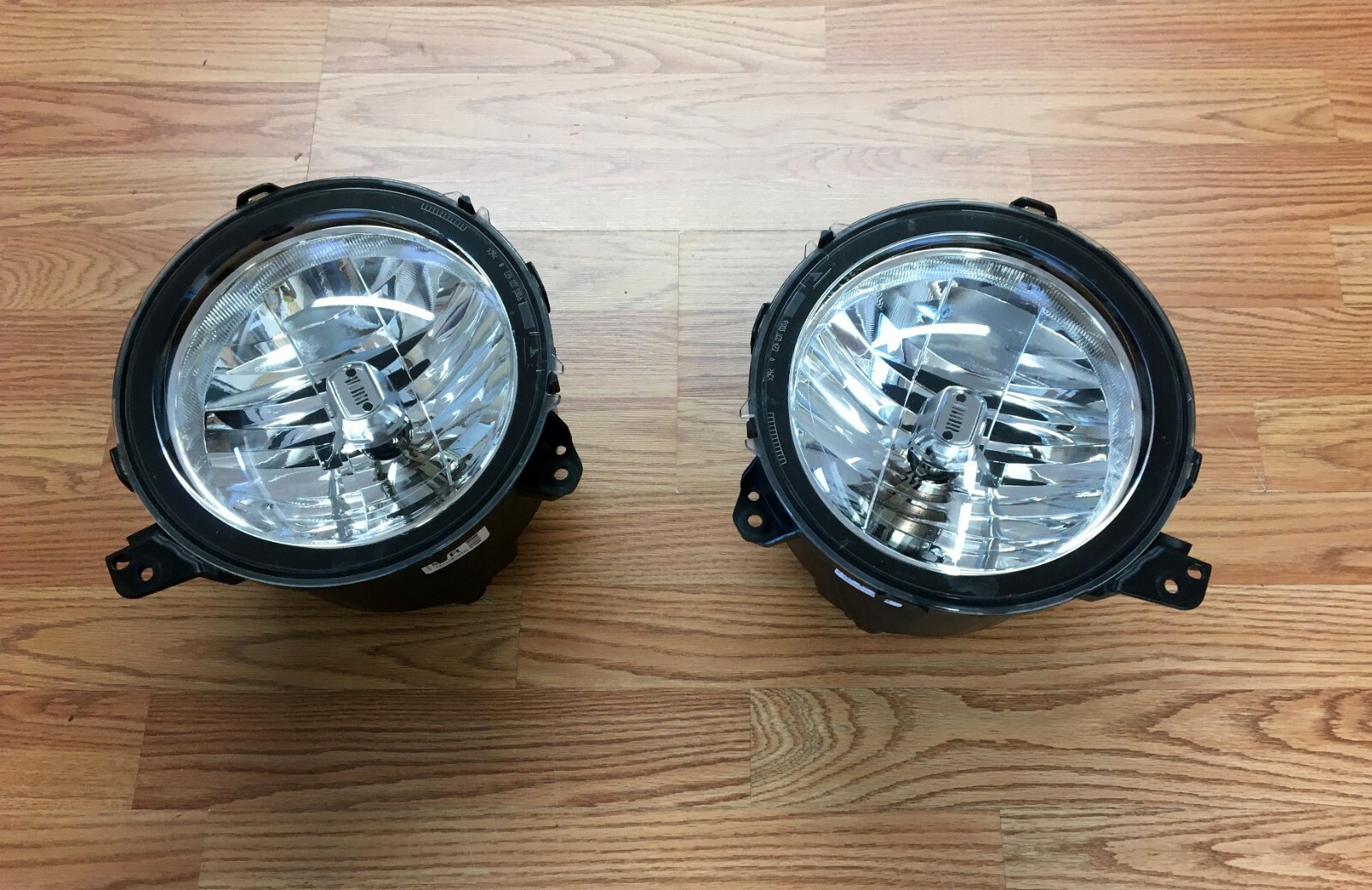18-20 Jeep JL Wrangler Gladiator Headlight ASM LH RH Halogen Mopar ...