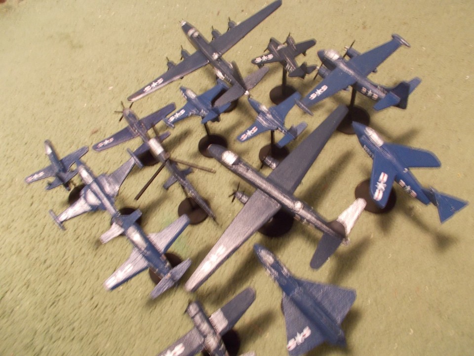 US Navy Aircraft Collection II (14) Built and Painted Models, 1/144 ...