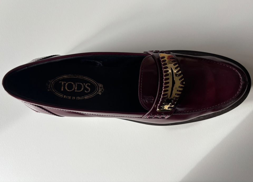 TODS ladies wine/burgundy loafer EU39.5/UK6.5 chunky sole gold hardware ...