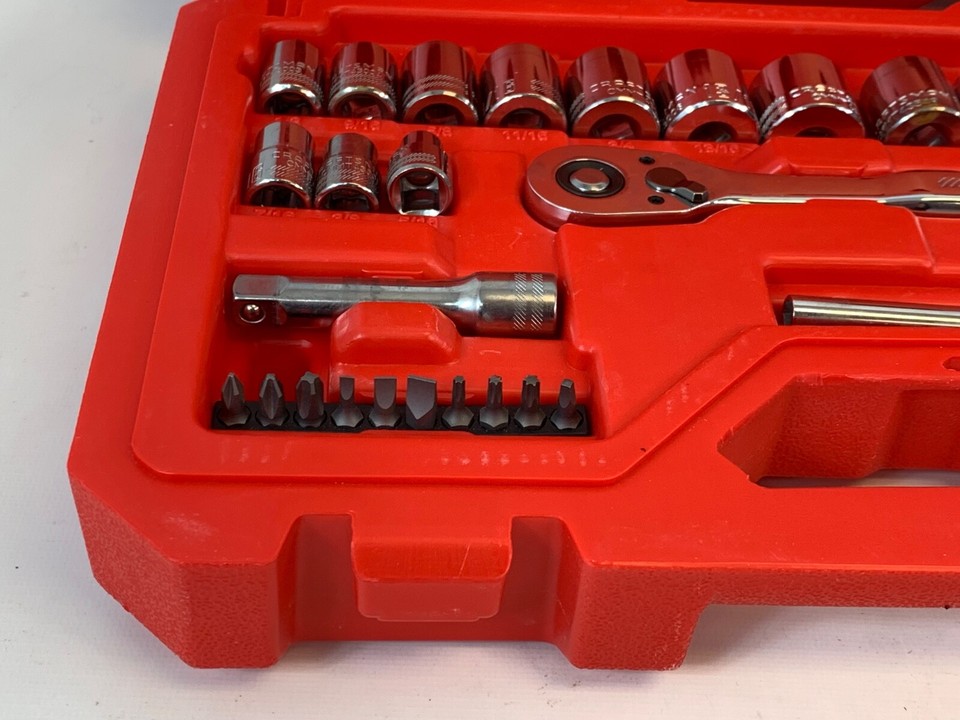 CRAFTSMAN CMMT12113 33pc Standard SAE/Metric Chrome Mechanics Tool Set ...