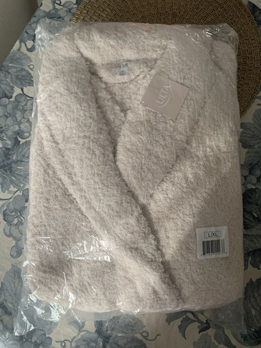 2023 Ulta Beauty Plush Robe Size S/M Beige/Pale Pink Holidays Gift NEW ...