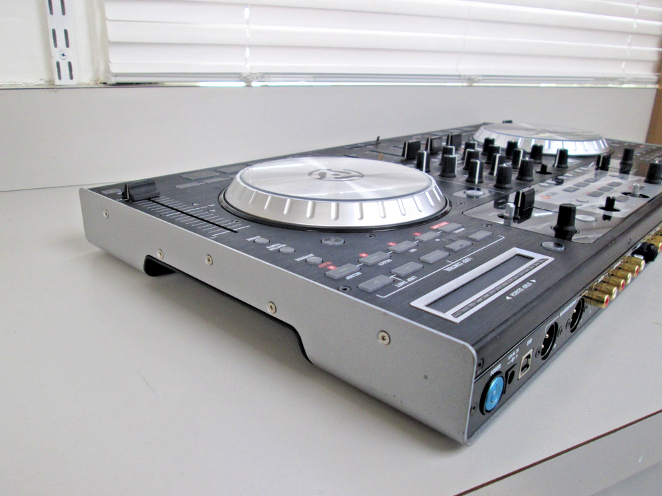 Numark NS6 Professional 4-Channel DJ Controller Touch-sensitive ...