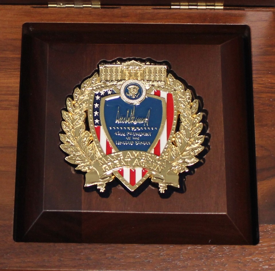 Official President Donald J. Trump Challenge Coin Medallion Extremely ...
