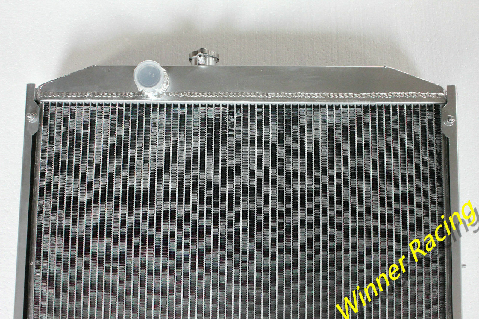 RADIATOR For MITSUBISHI DELICA L300 STARWAGON HYUNDAI H100 2.0/2.4/2 ...