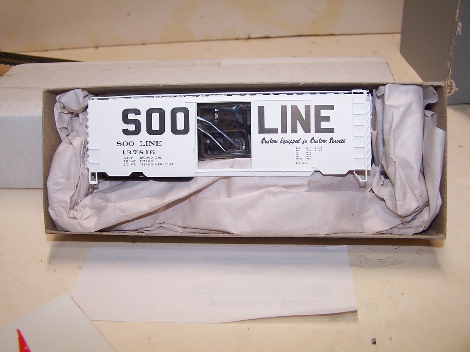 HO ACCURAIL 40' BOXCAR KIT SOO LINE 137816 | eBay