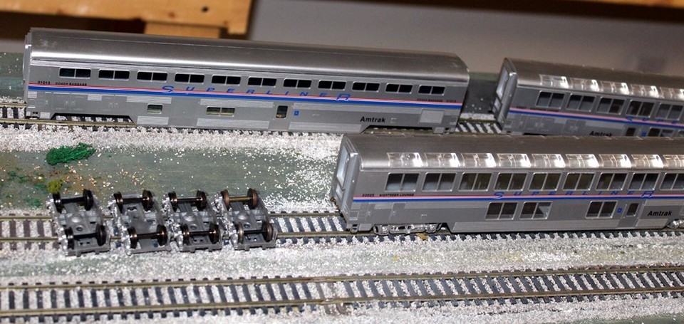 LOT - S 177 Four Amtrak Passenger cars, all need couplings, two cars | eBay