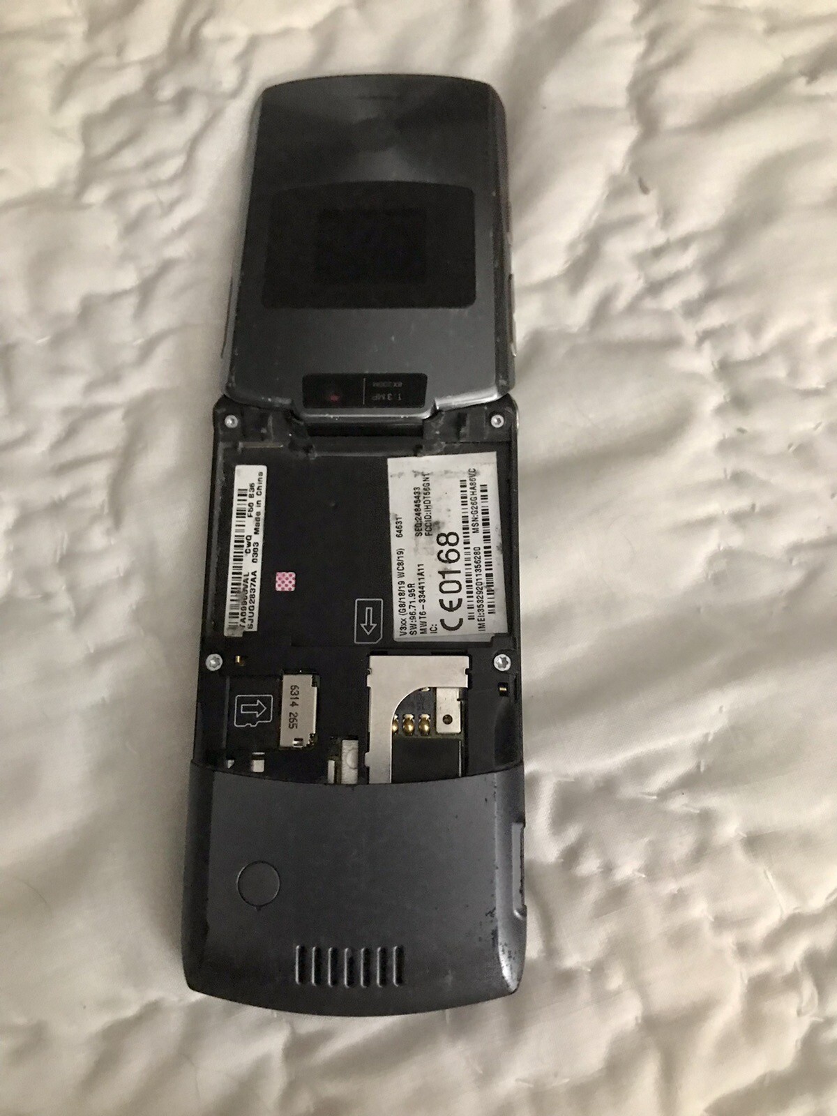 Motorola RAZR V3xx - Dark Platinum / Gray ( AT&T ) Cellular Flip Phone ...