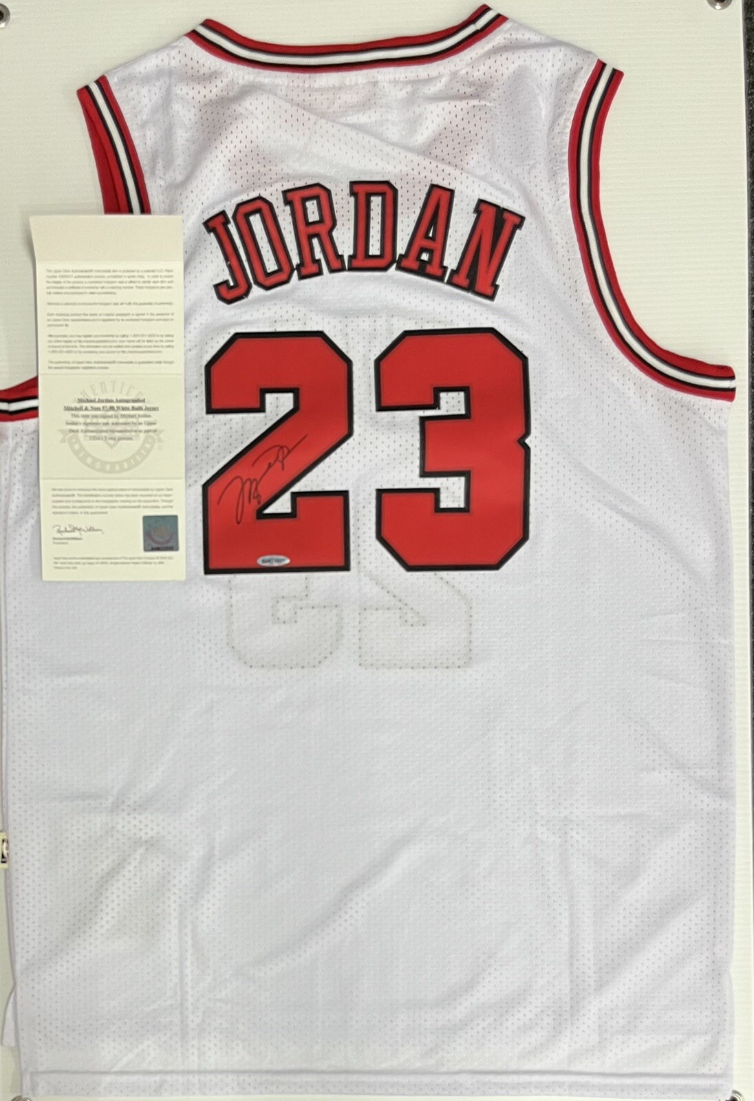 MICHAEL JORDAN Signed Jersey White M&N 1997-98 HWC Authentic UDA # ...