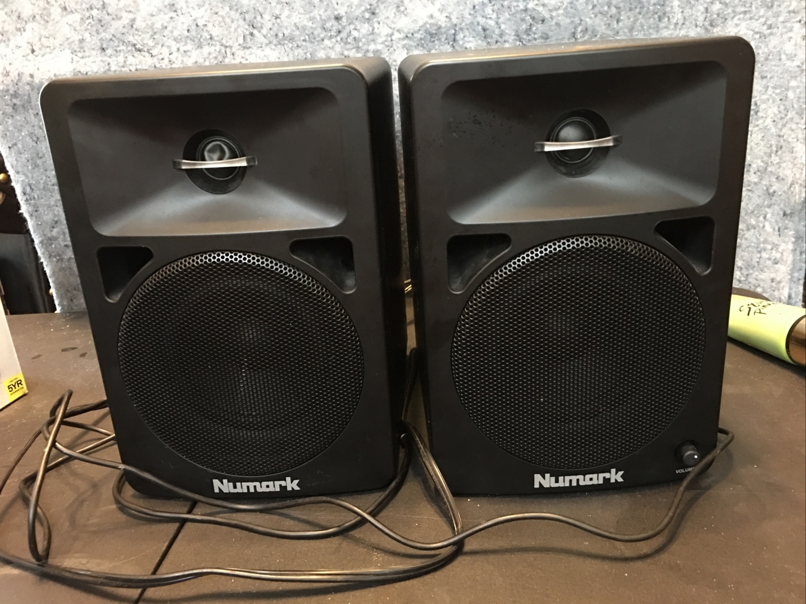 NUMARK N-WAVE 580 POWERED DESKTOP DJ 2-WAY MONITOR SPEAKERS with power ...