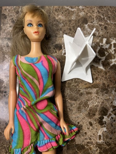 Vintage '60s MOD BARBIE Standard Japan In Swirly Cue #1822 & Stand | eBay