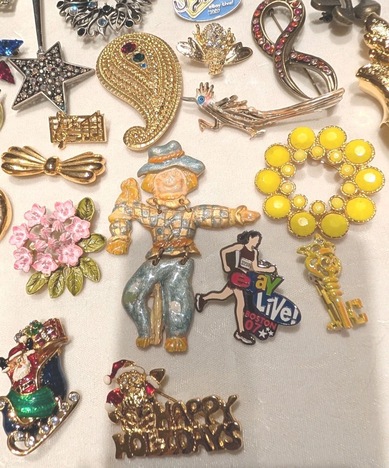 Vintage lot of 31 rhinestone Assorted brooches Pins many signed | eBay