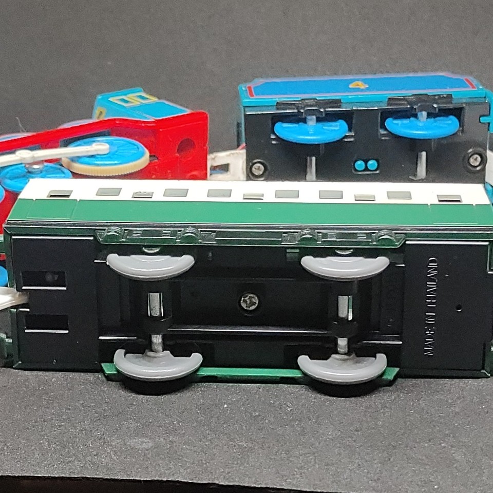 TOMY Gordon Tender & Coach Trackmaster Thomas The Tank Engine & Friends ...