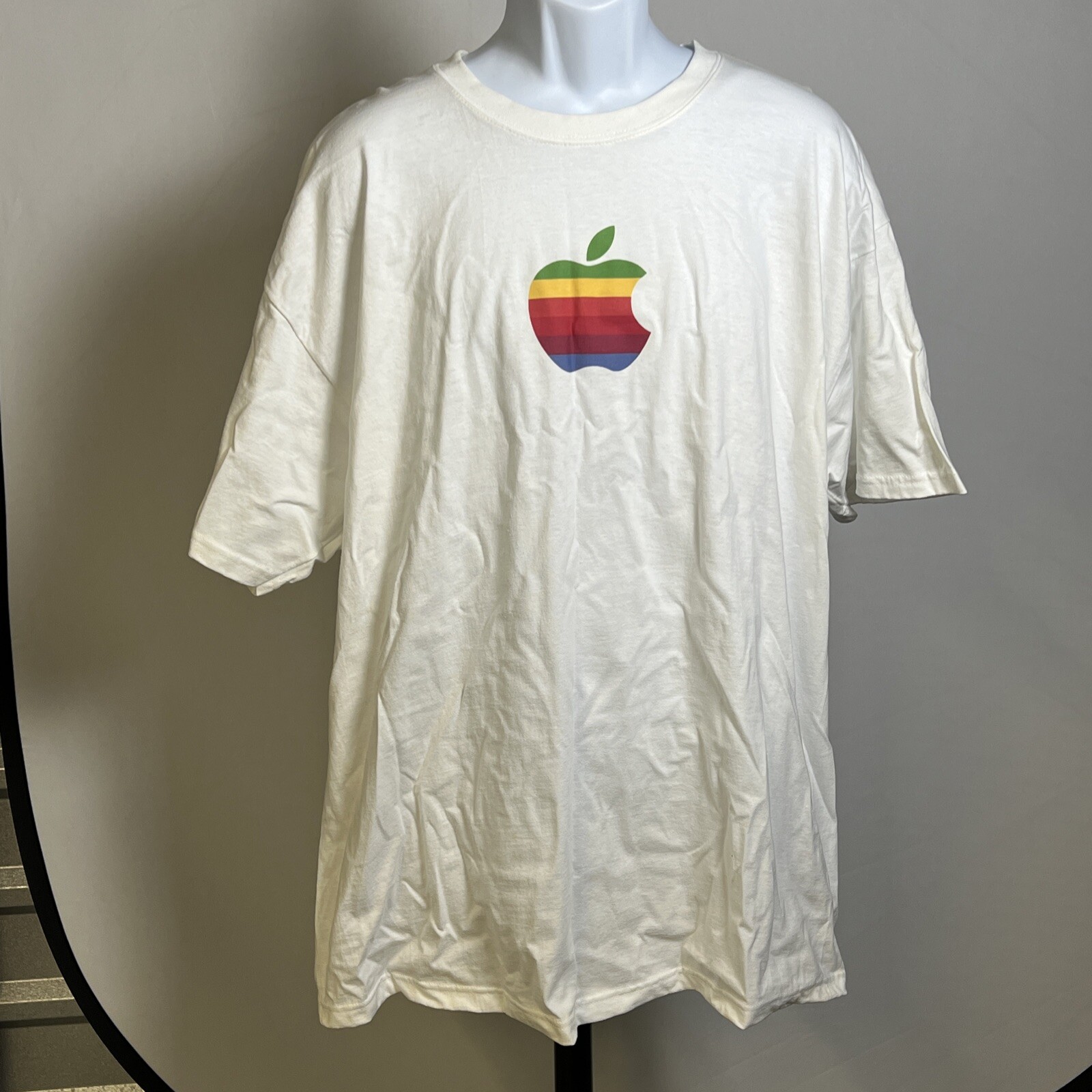 Apple Inc T-shirt Throwback Apple Logo Rainbow - Whit… - Gem