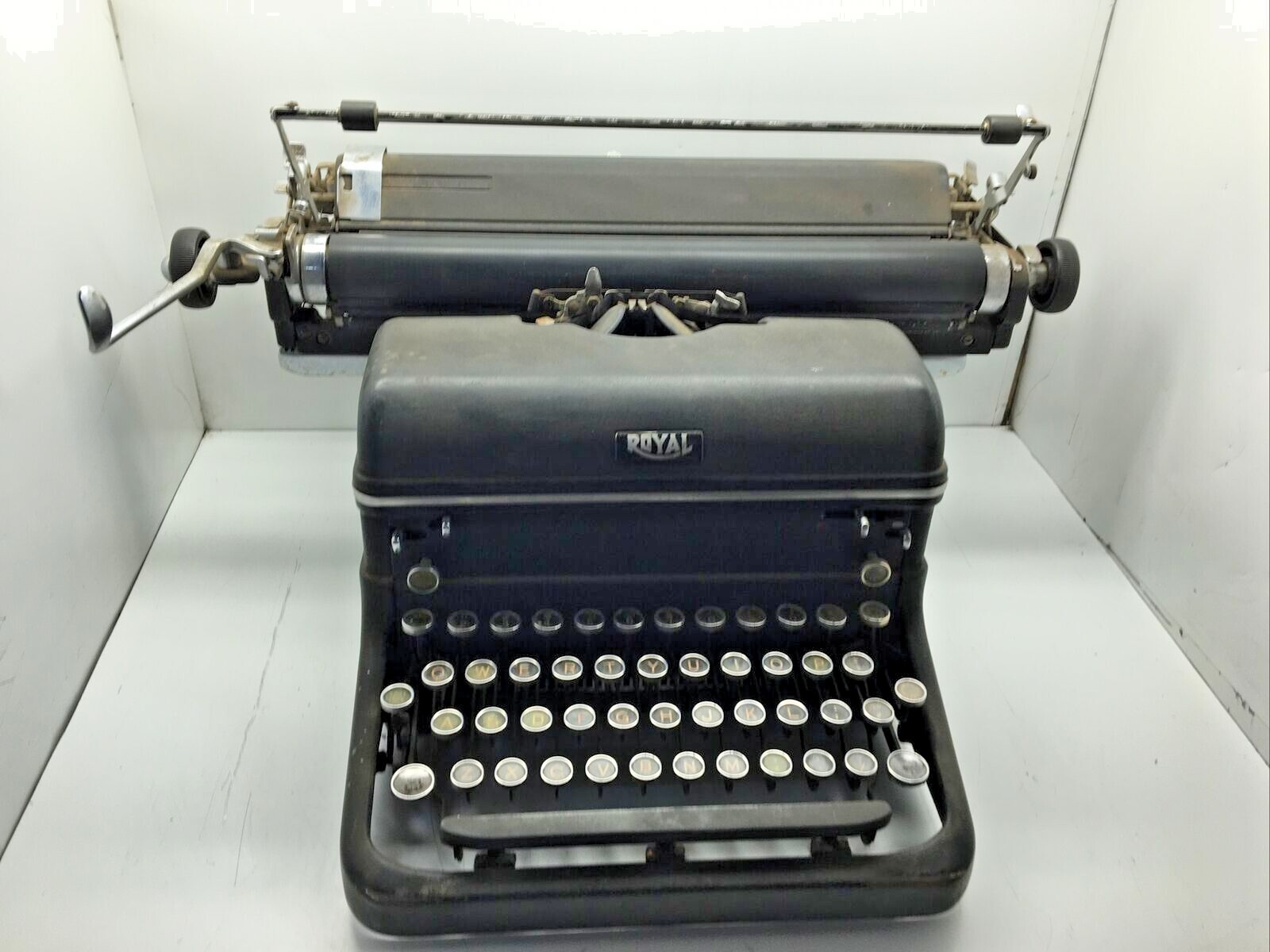 Vintage Royal Typewriter Models
