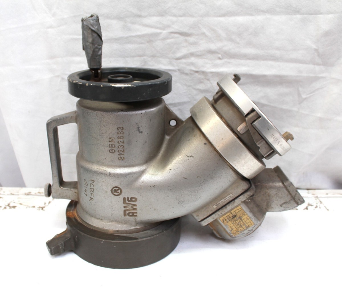 How Operate Piston Intake Valves