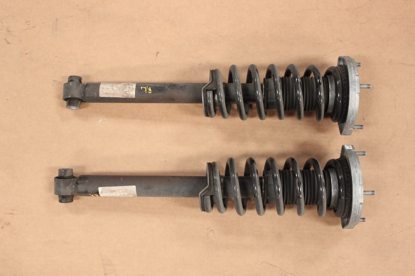 R231 Mercedes Rear Strut Shock Absorber Suspension Damper Coil Spring ...