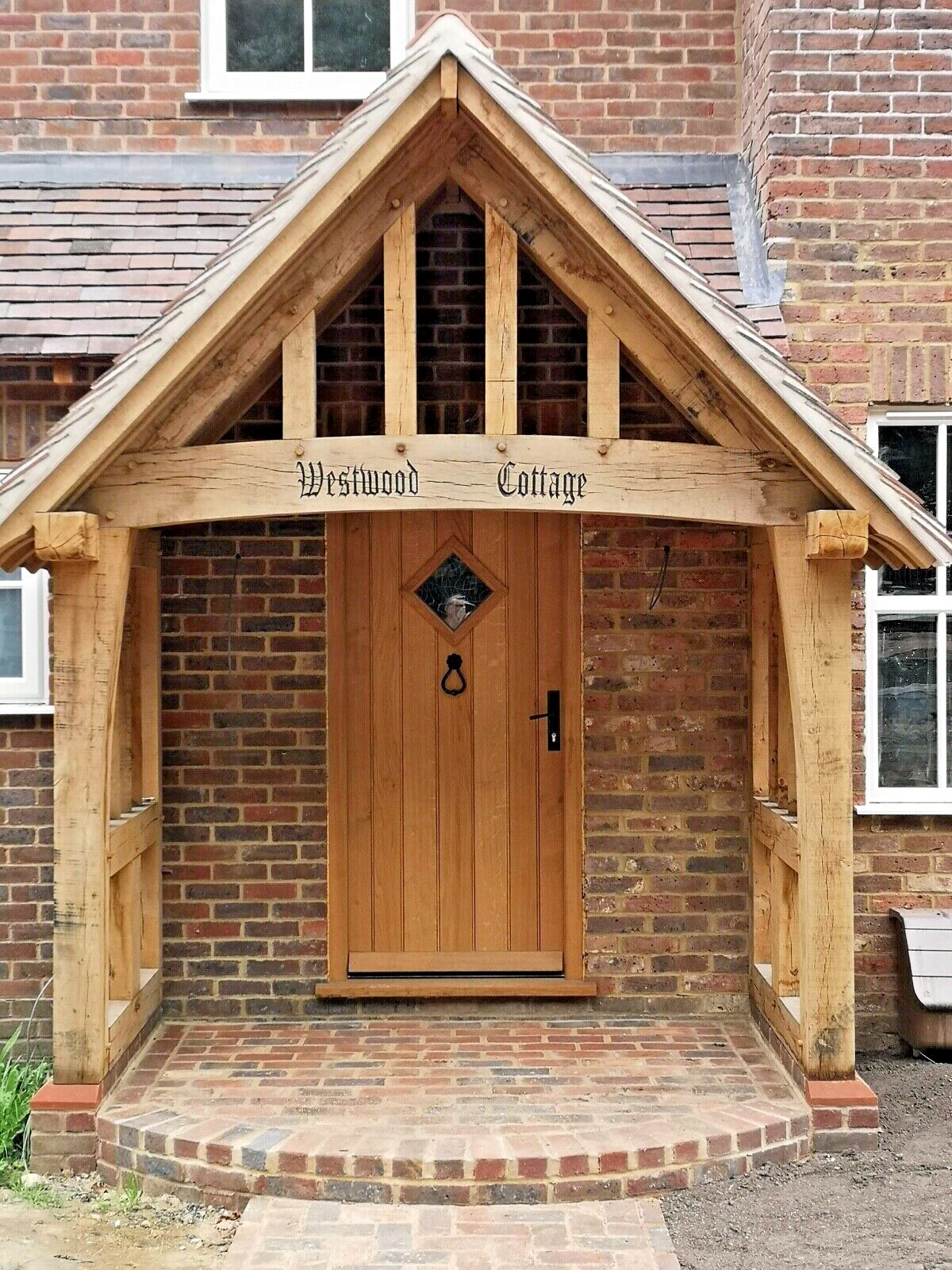 "THE BRABOURNE" STUNNING CURVED POSTS AND FULL CURVED BEAM to your ...