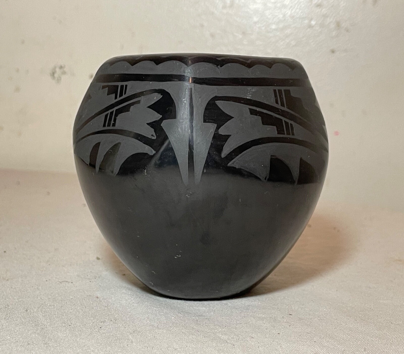 Yolanda Velarde Native American Santa Clara Pueblo Black Pottery ...