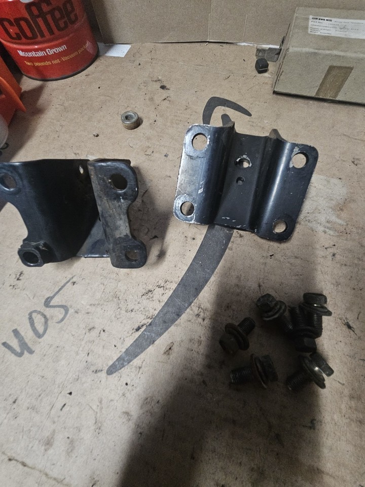 1985-95 Toyota Truck 4Runner 22R 22RE Engine Motor Mounting Brackets ...