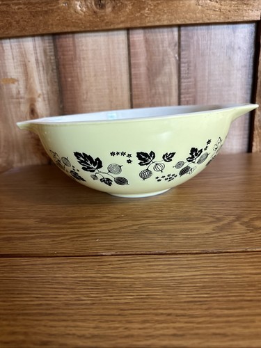 Vintage Pyrex Cinderella #444 Mixing Bowl 4 Qt Yellow Gooseberry ...