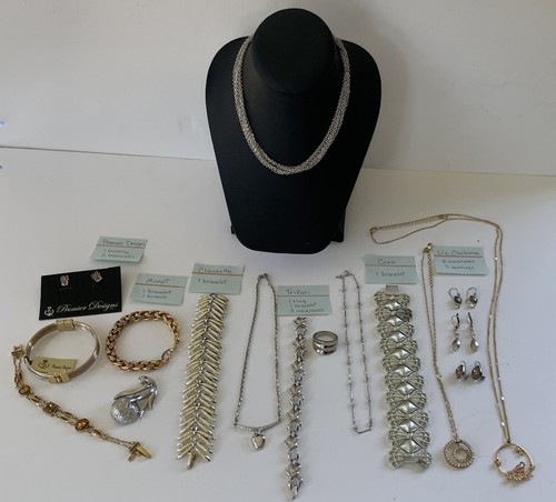 Estate Lot Designer Signed Vtg Jewelry 15pc Mixed Trifari Monet Liz ...