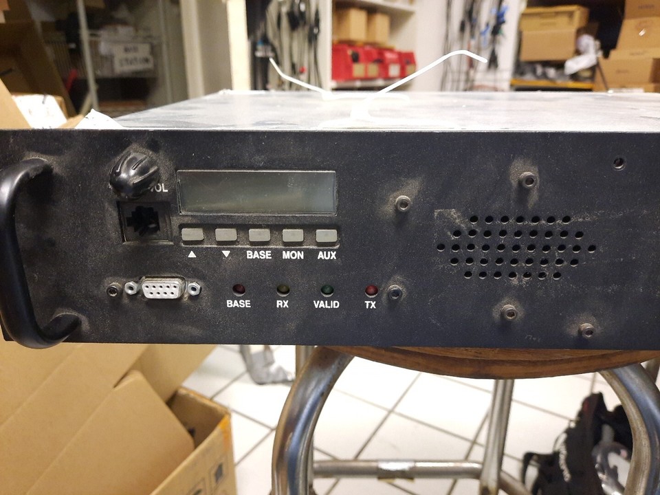USED BRIDGECOM SYSTEMS RADIO REPEATER CS-540U - TURNS ON FOR PARTS AS ...