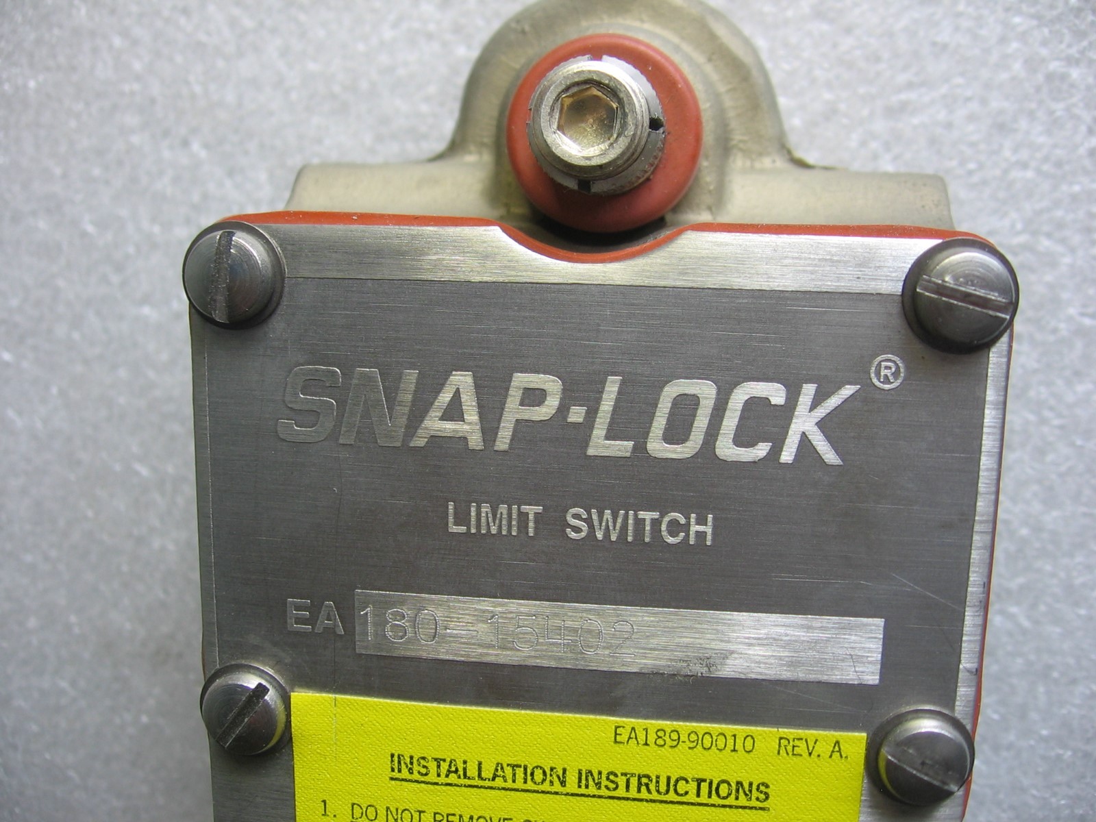 Namco EA180-15402 Snap-Lock Limit Switch w/Bayonet Mount EC290-19001 | eBay