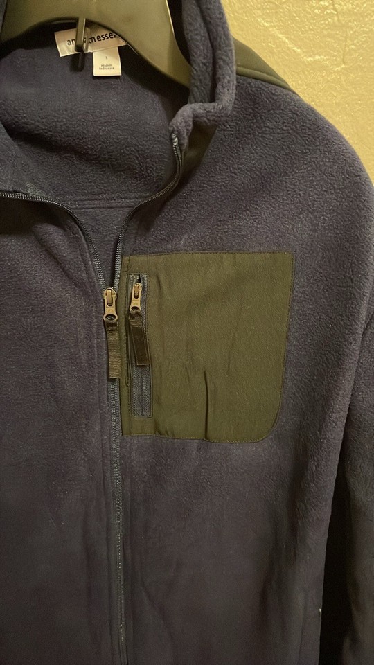 Men’s Navy Fleece Jacket Zip Pockets 22” P2P 28” Length Full Zip Large ...