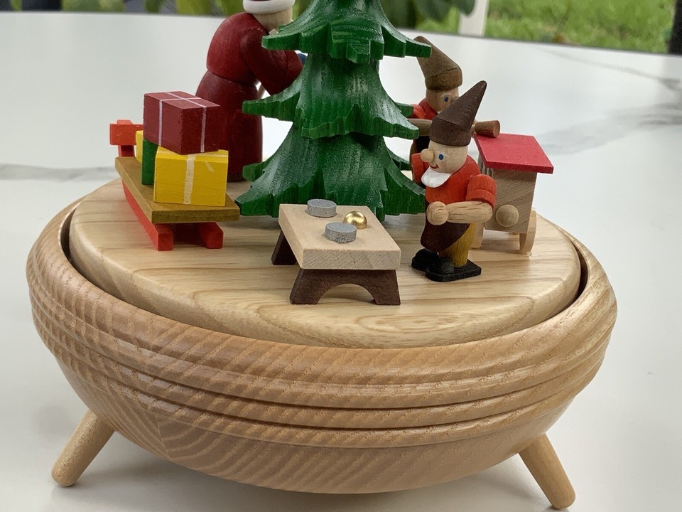 GERMAN MUSIC BOX (GERMAN CHRISTMAS MARKET) Missing An Arm | eBay