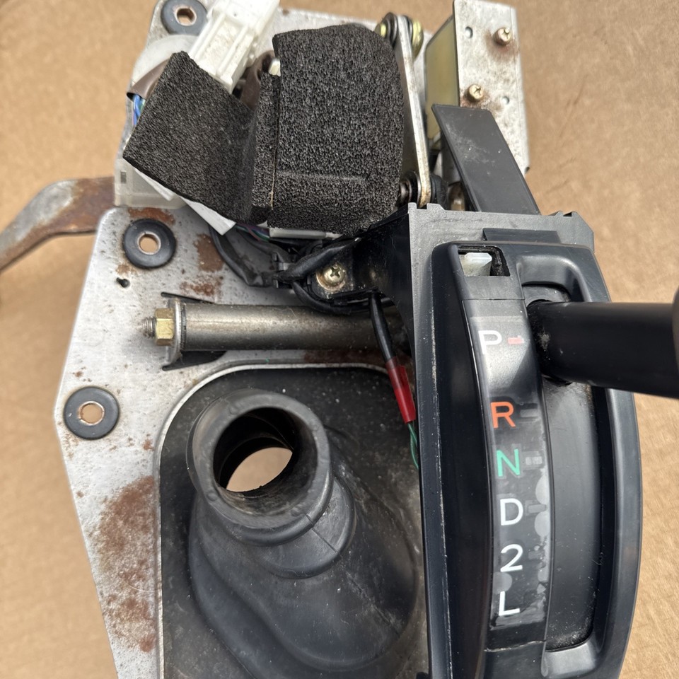 98-04 Toyota Tacoma 4WD Automatic Floor Shift Shifter Selector Assembly ...