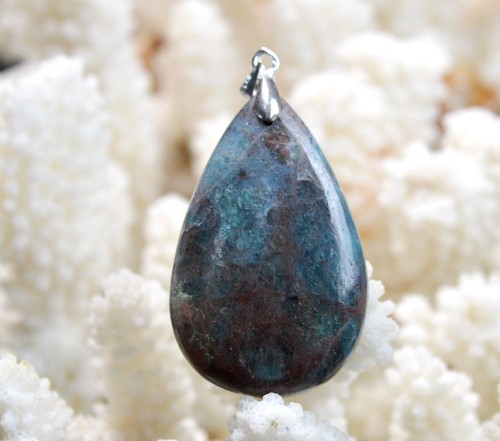 Apatite 69 carats - pendentif cabochon pierre naturelle - Madagascar ...