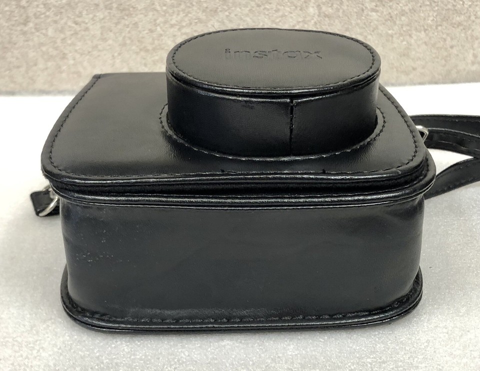 Fujifilm Instax Mini 8 Black Instant Film Camera w/ Carrying Case EUC ...
