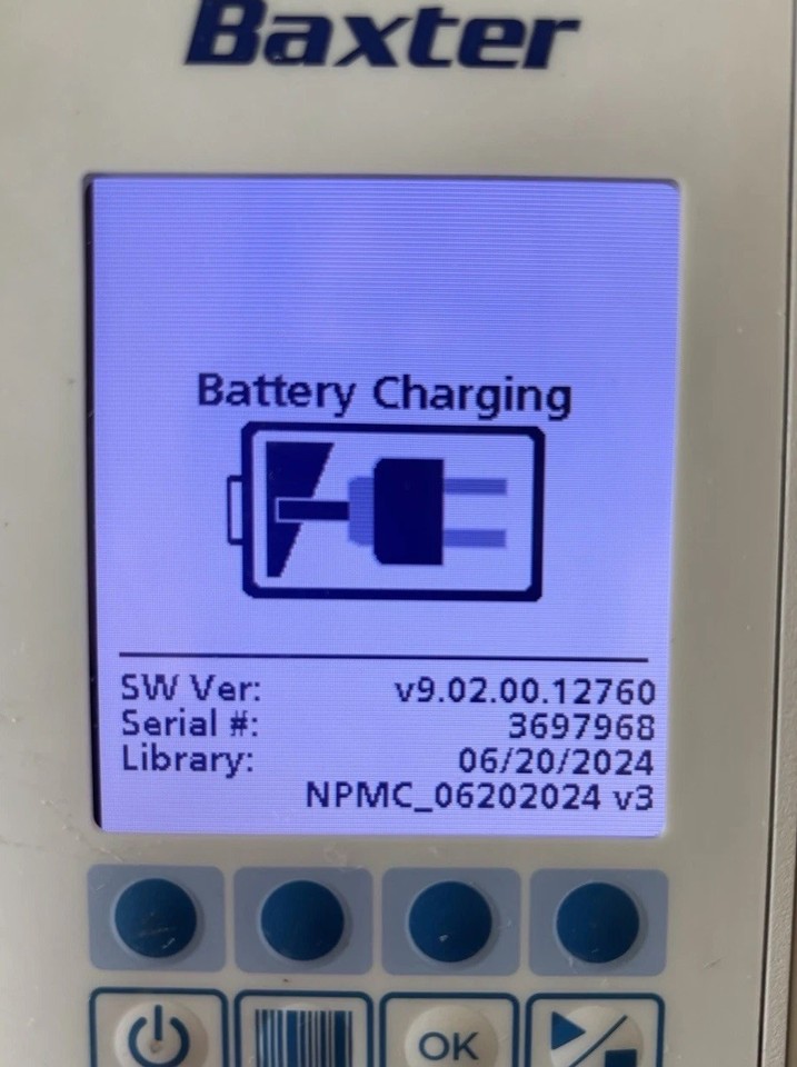 Baxter Sigma Spectrum IQ Pump w AC Power Supply & New Battery ...