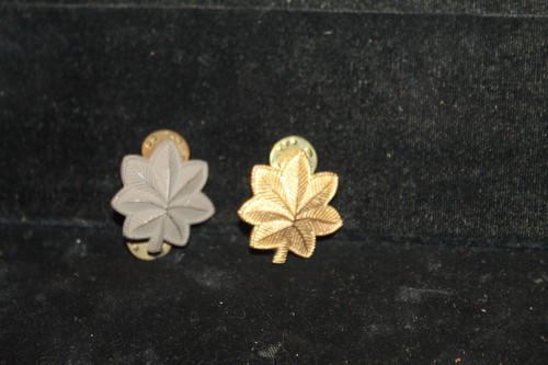 2 US Military Lieutenant Col. Oak Leaf Insignia Pins Major | eBay