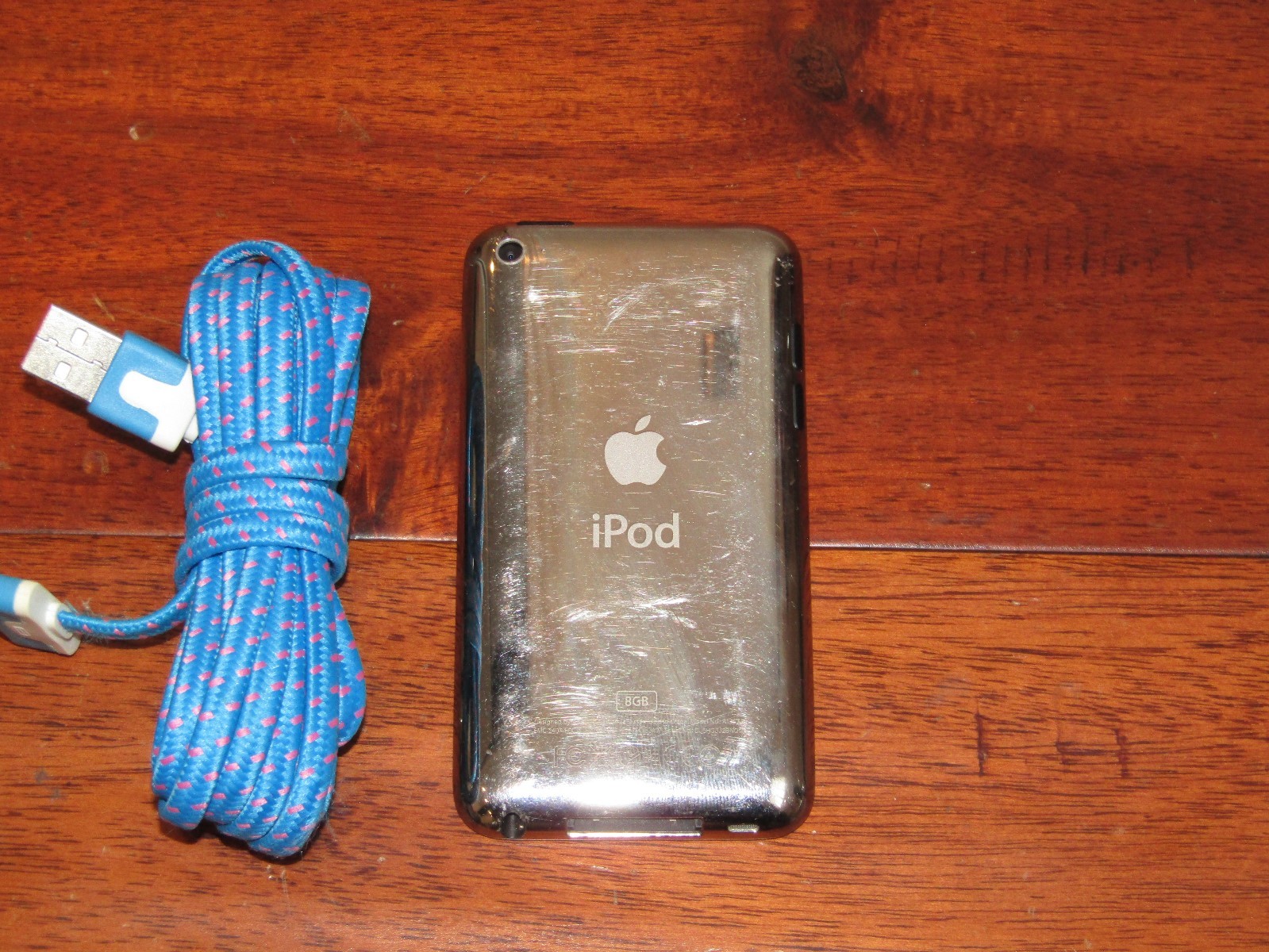 Apple MD057LL 4th Gen A1367 8GB White iPod Touch W/USB Cable GOOD ...