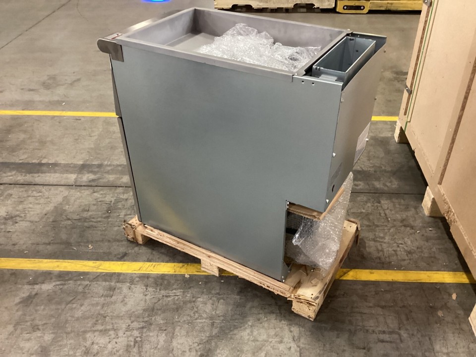 | 4385 | MoTak MGF3-N-C Gas Fryer - (1) 40 lb Vat, Floor Model, Natural ...