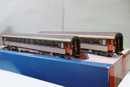 Piko - 2 VOITURES CORAIL VU B11u + A9u SNCF nouille ép. V réf. 58608 BO ...