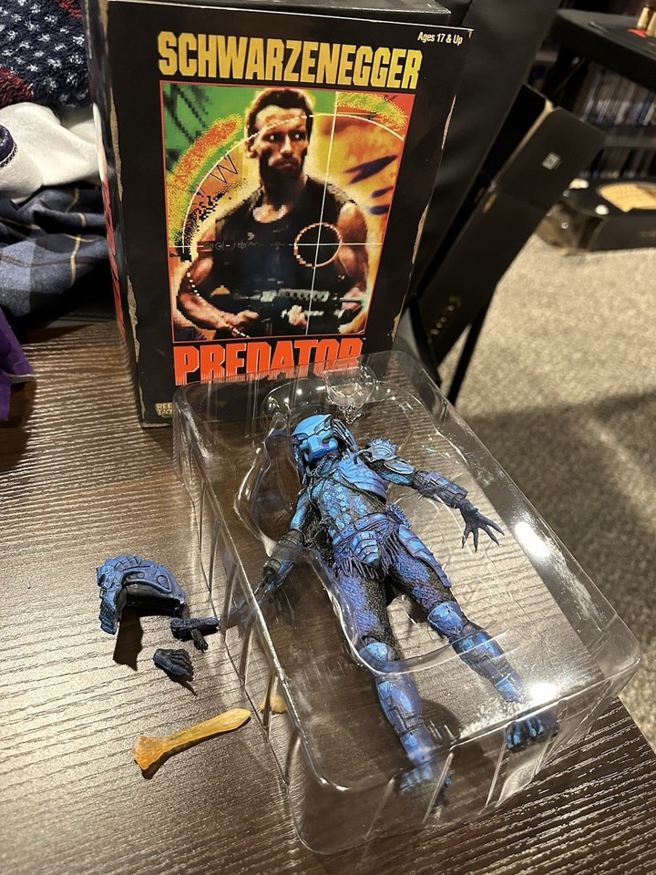 NECA NES JUNGLE HUNTER PREDATOR 8 bit 7" Movie Video Game NINTENDO ...