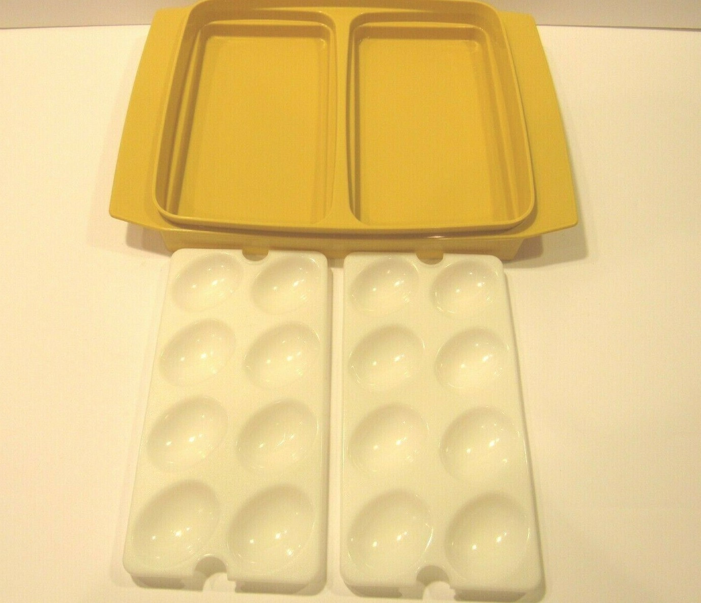 Tupperware Yellow Deviled Eggs Carrier White Egg Insert Tray Set 722 ...