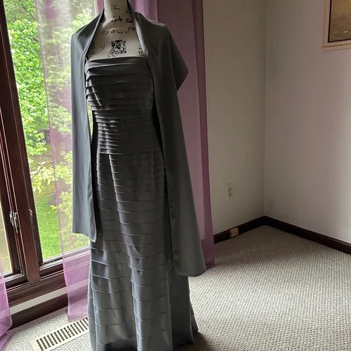 JS COLLECTION GRAY RUFFLE GOWN SIZE 12. EVENING WEAR. FORMAL. FREE ...
